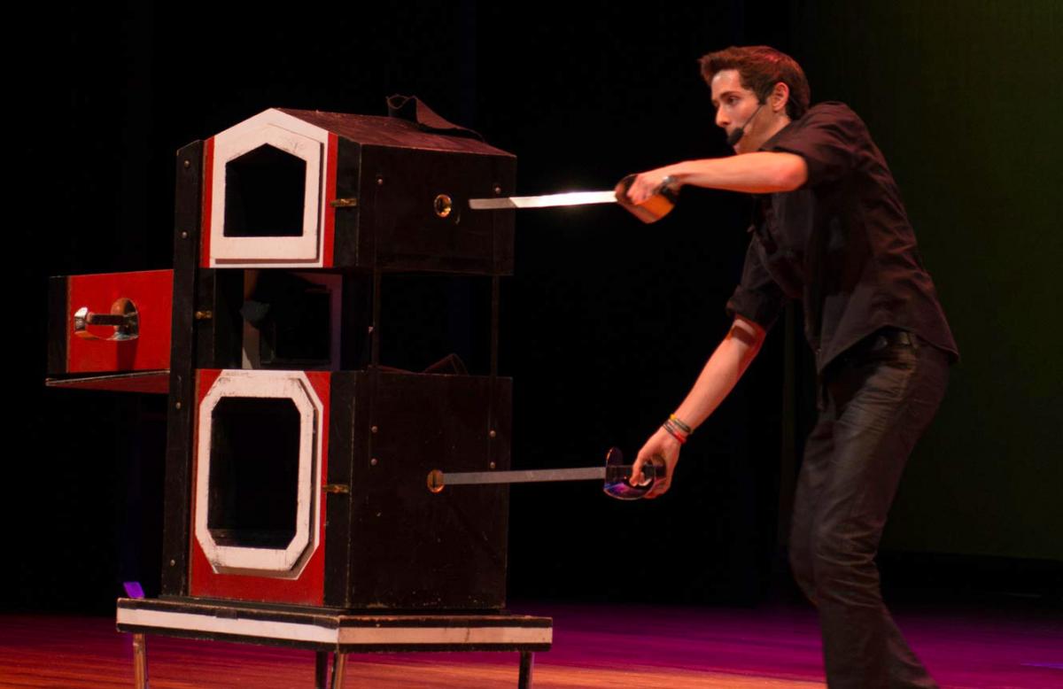 #1 Illusion Show for Performing Arts Center, Hotels & Resorts - Eric Wilzig