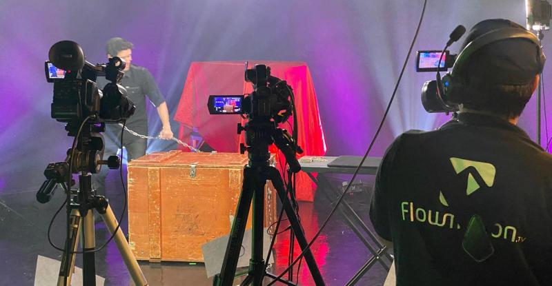 Virtual Magic & Illusion Show for your online event! - #1 Zoom party idea